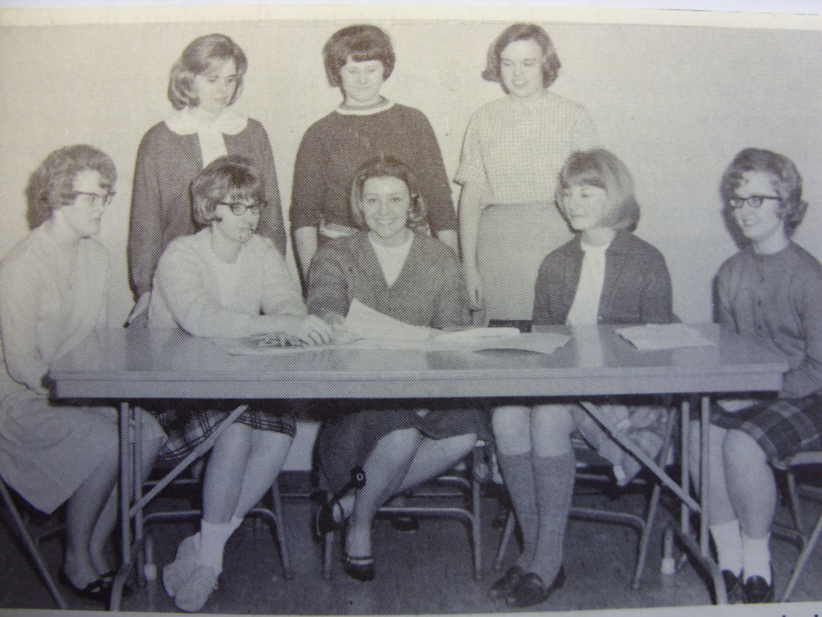 Spinsters Rewind - EmBe